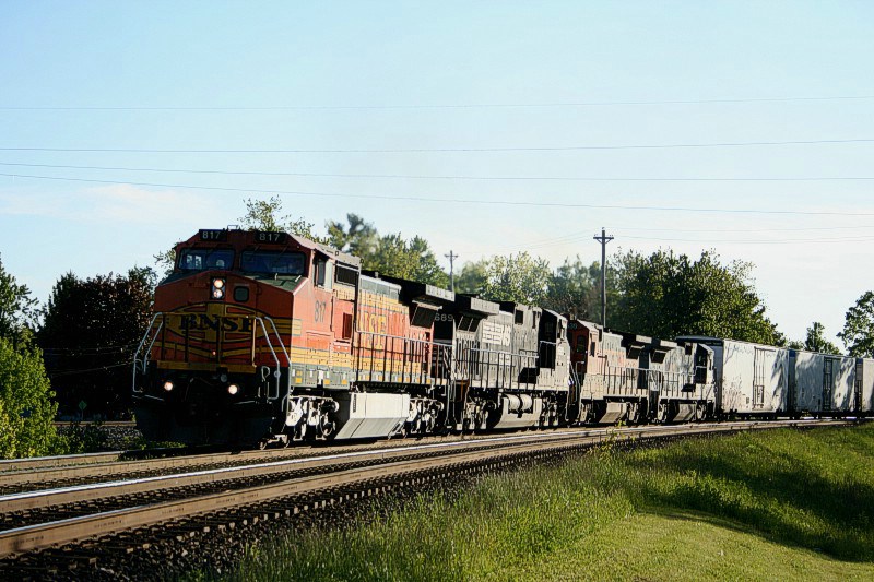 BNSF 817